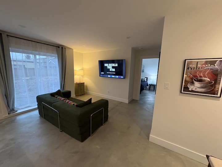 Strickland Garden Suite - 나나이모