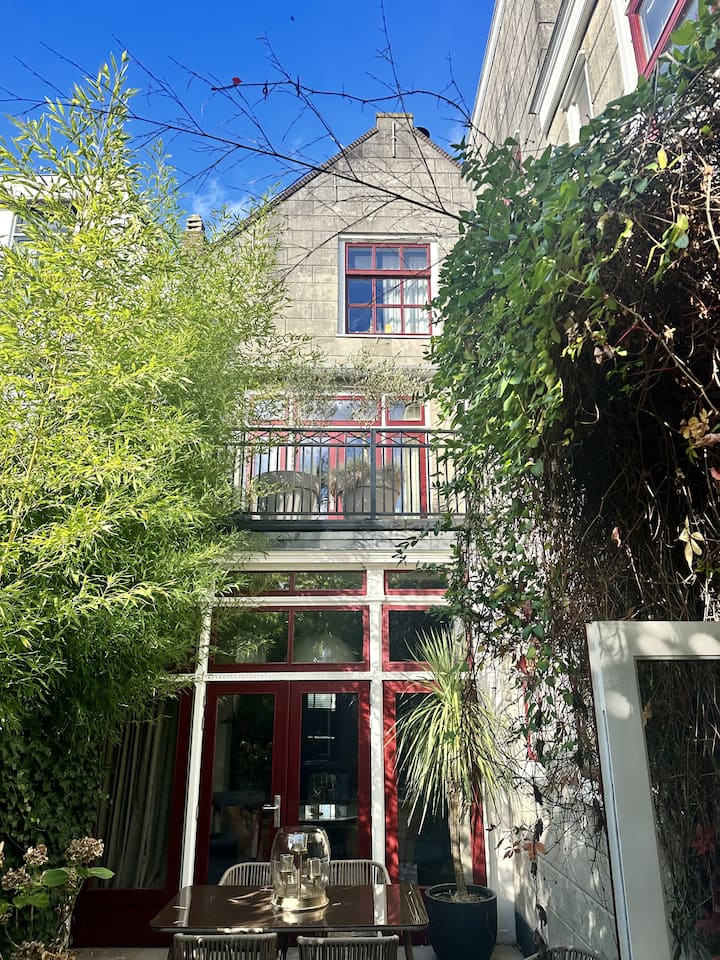 Boutique Canal House With Fireplaces & Garden - Hook of Holland