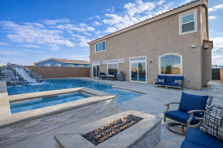 Luxurious Home W/ 8 Beds, Pool, Spa, Gym, Games! - Henderson, NV