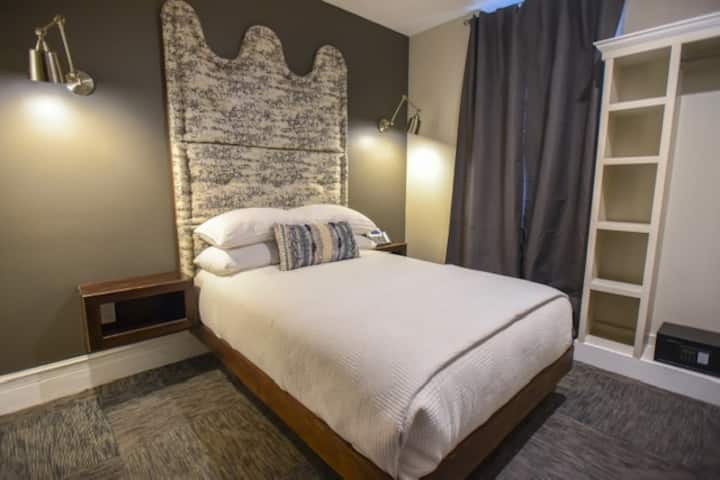 Historic Economy Room - Nazareth, PA