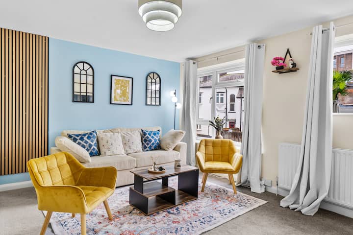 Kingston Upon Thames | 5 Bed | Close To London - Epsom