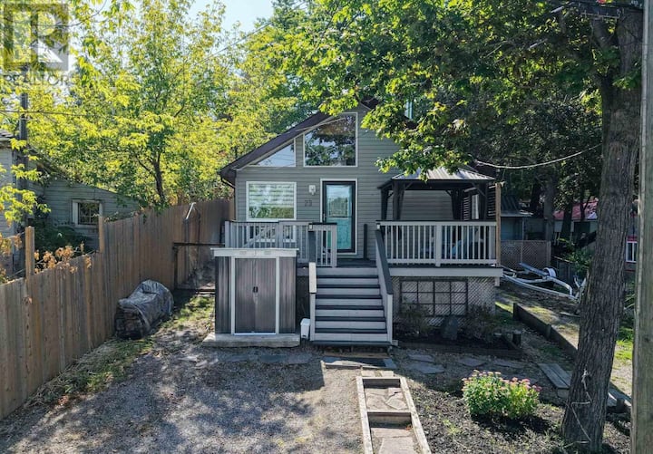 Cocamo Cottage - Water-view Home On Sturgeon Lake - Kawartha Lakes