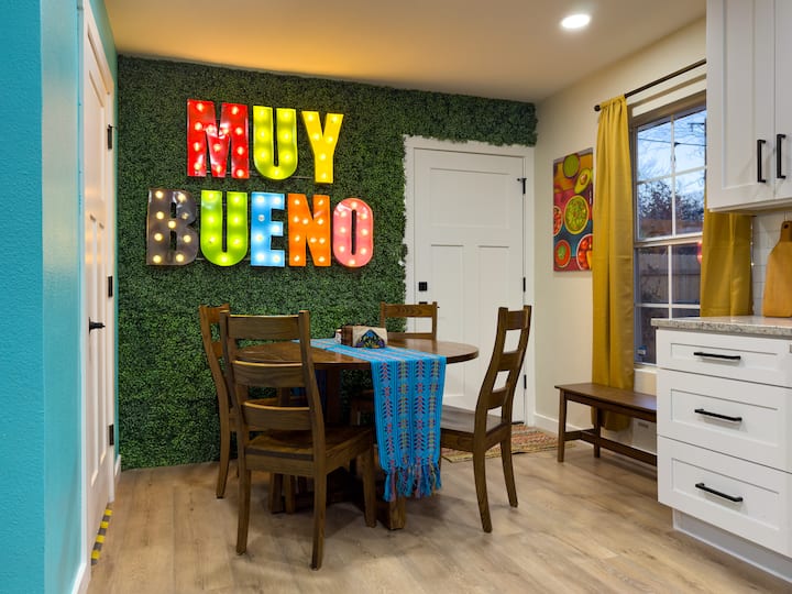 Casa M U Y B U E N O (New Listing) - San Antonio, TX