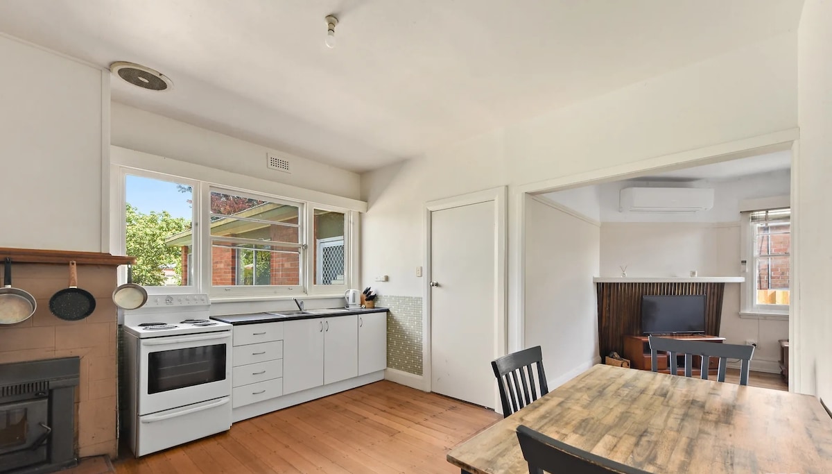 Central Mowbray Base Near UTAS & Transport - Houses for Rent in Mowbray ...