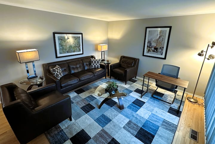 Newly Renovated Ranch. Fenced Yard. - Fraser, MI