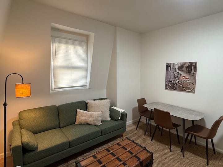 Luna Retreat - Jersey City, NJ