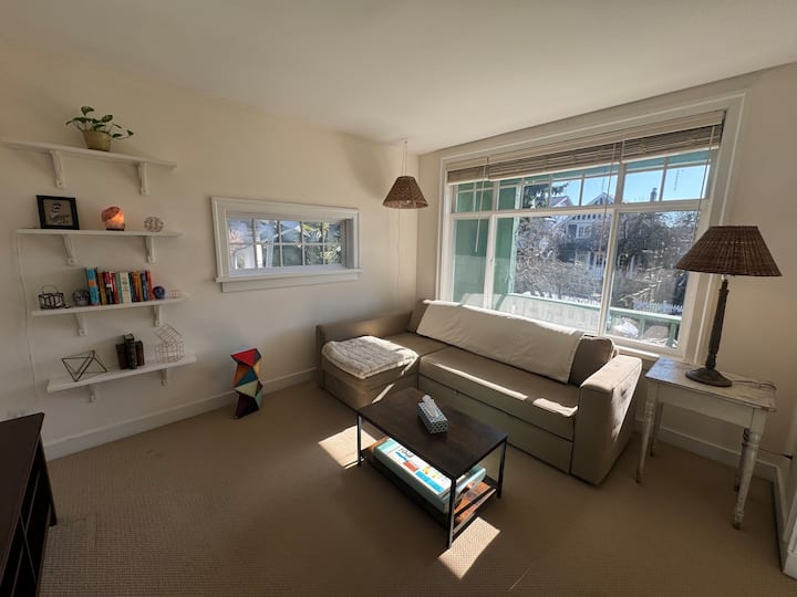 Apartment In A Charming Kitsilano Character Home - Vancouver