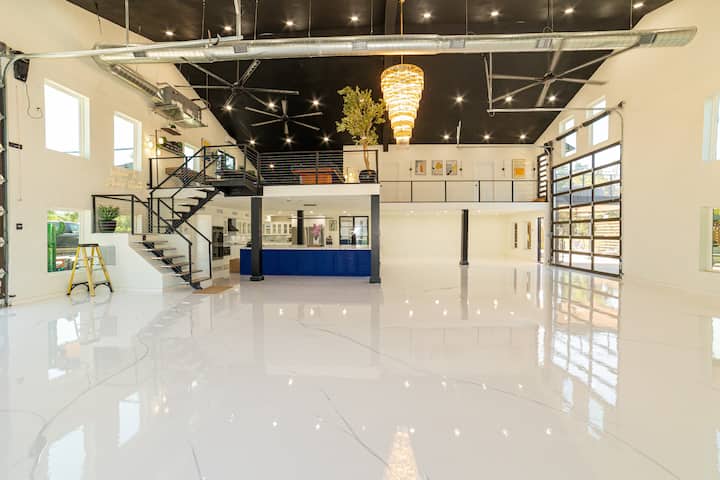 Sleeps 30, Private Ranch, 15 Acre, Pool, Sauna Dfw - Corsicana, TX