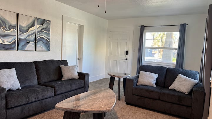 2br Home Near Downtown | King Bed Comfort - Lemoore, CA