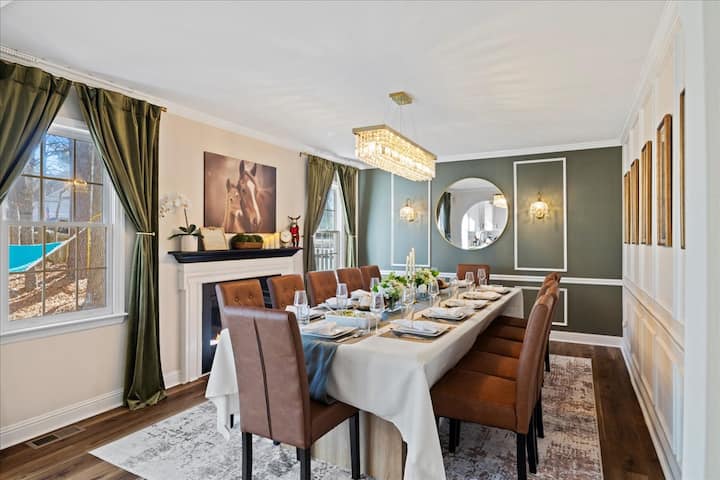 New Luxe Villa | Grand Piano & Banquet Room - Apex, NC