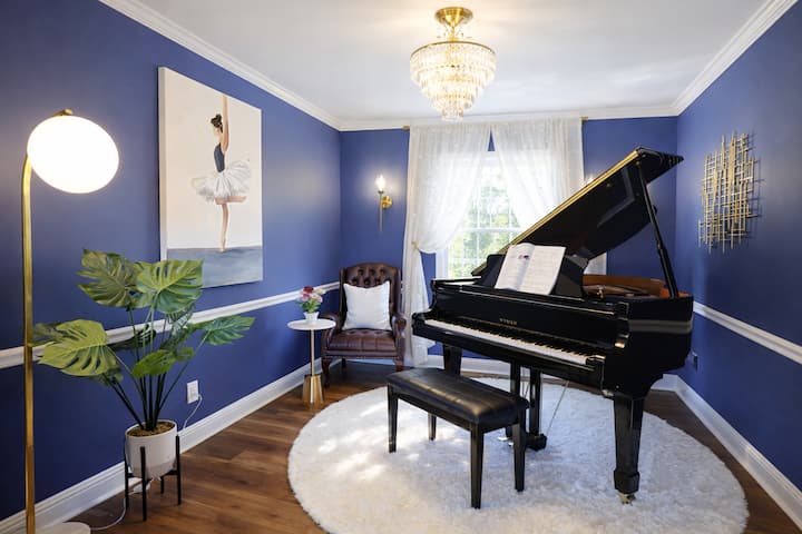 New Luxe Villa | Grand Piano & Banquet Room - Apex, NC