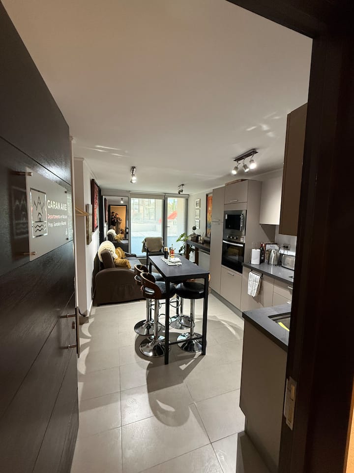 Garan Aike Refugio Y Estilo Frente A Canal Señoret - Puerto Natales