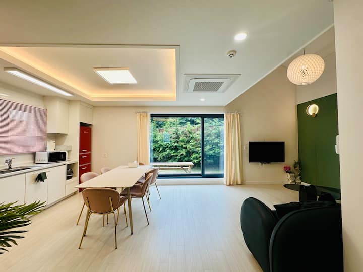 오픈특가 New-open 애월돌랑스테이
#유럽풍독채 #제주여행  #애월 #골프여행 #바베큐 - Jeju