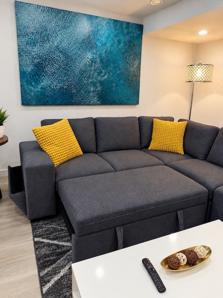 The Secord Suite Escape: Fun Base Near The Mall - Spruce Grove