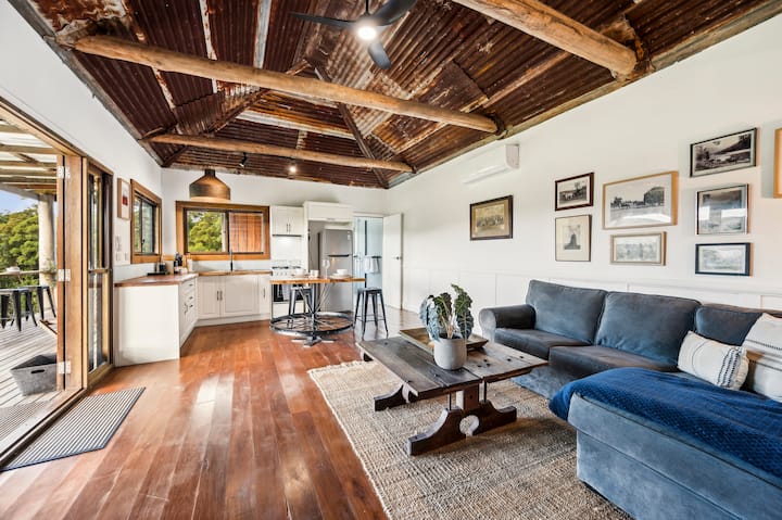 The Hitching Rail Hut - Relax, Unwind & Reconnect - Coffs Harbour, Australia
