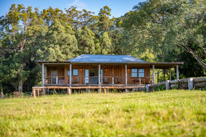 The Hitching Rail Hut - Relax, Unwind & Reconnect - Coffs Harbour