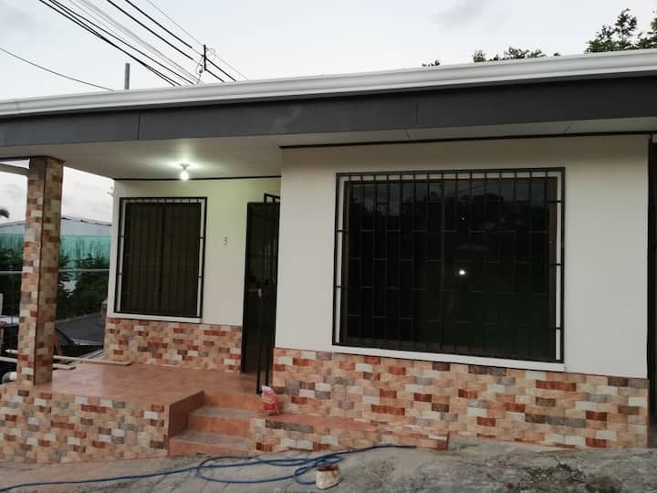 De Visita En Limón, Alquile Con Nosotros. - Limon