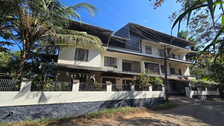 Nellimoottil Apartments/homestays - Pathanamthitta