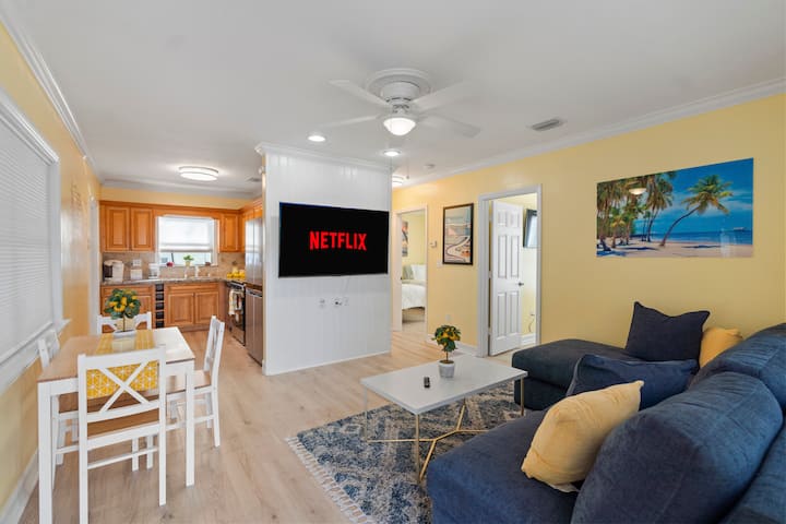 Tropical Haven Fully Remodeled Entire Home Sleep 6 - Pompano Beach, FL