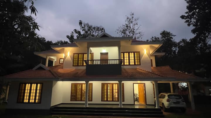 The Grand Estate: Luxury Mansion - Pala