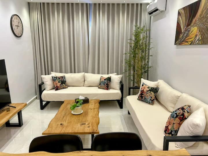 Apt. Val12 - Pers. Proche Plage Sur Bd Seddik B - Annaba