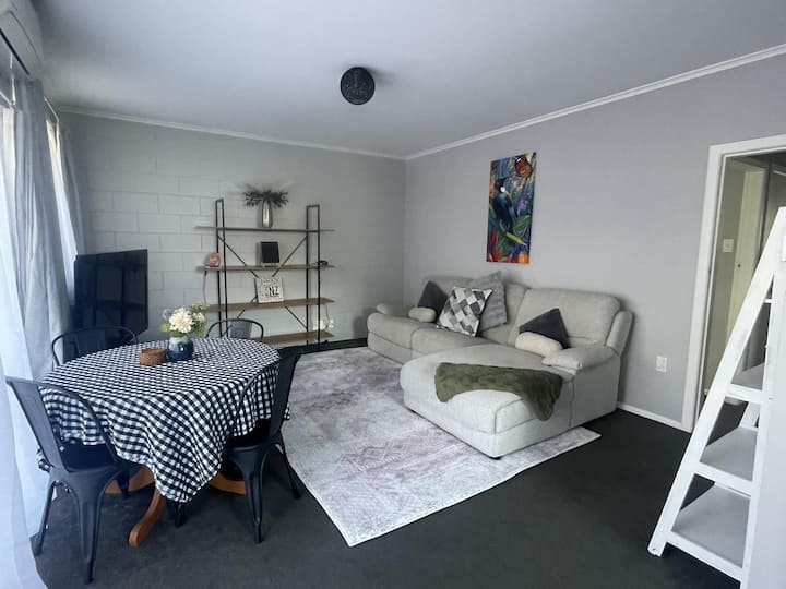 Clean And Homely 2 Bedroom Unit Near Cbd. - Taupō