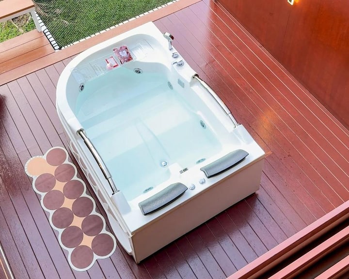 Family Jacuzzi Villa - Room With Breakfast - Kanchanaburi