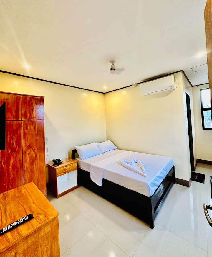 Arron Grand Inn | Single Deluxe Room - Zamboanga