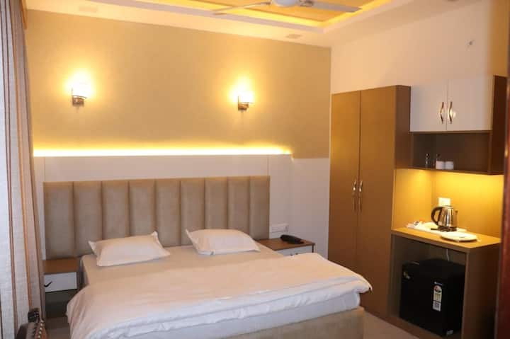 Nirmal Bhawan Can Be Conisdered As A Guest House. - Haridwar