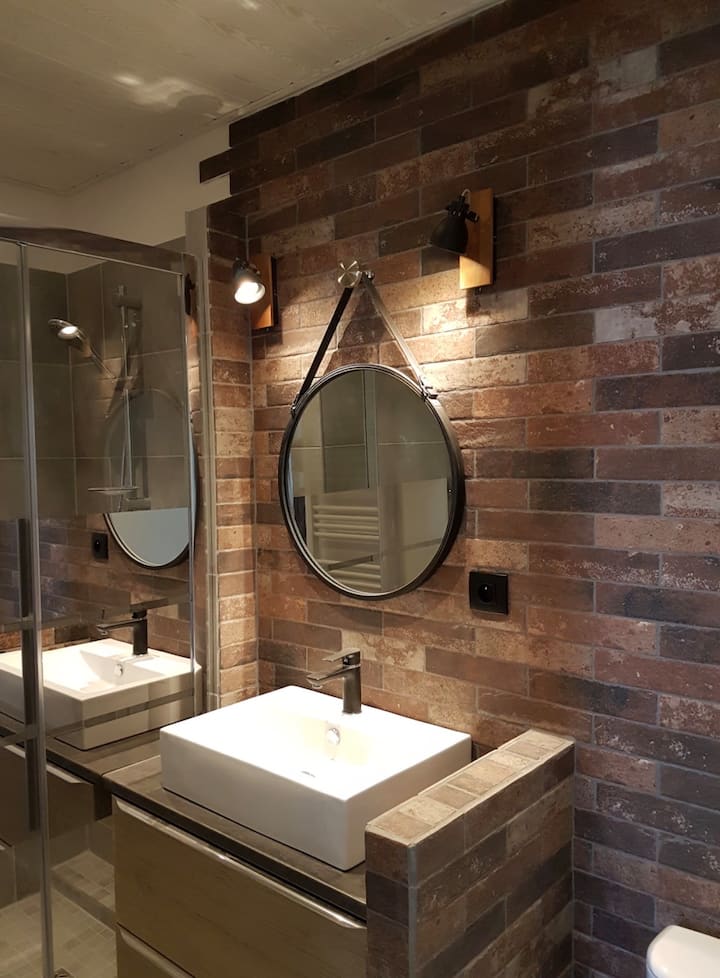 Très Beau Logement Avec Chambre Séparée. - Roanne