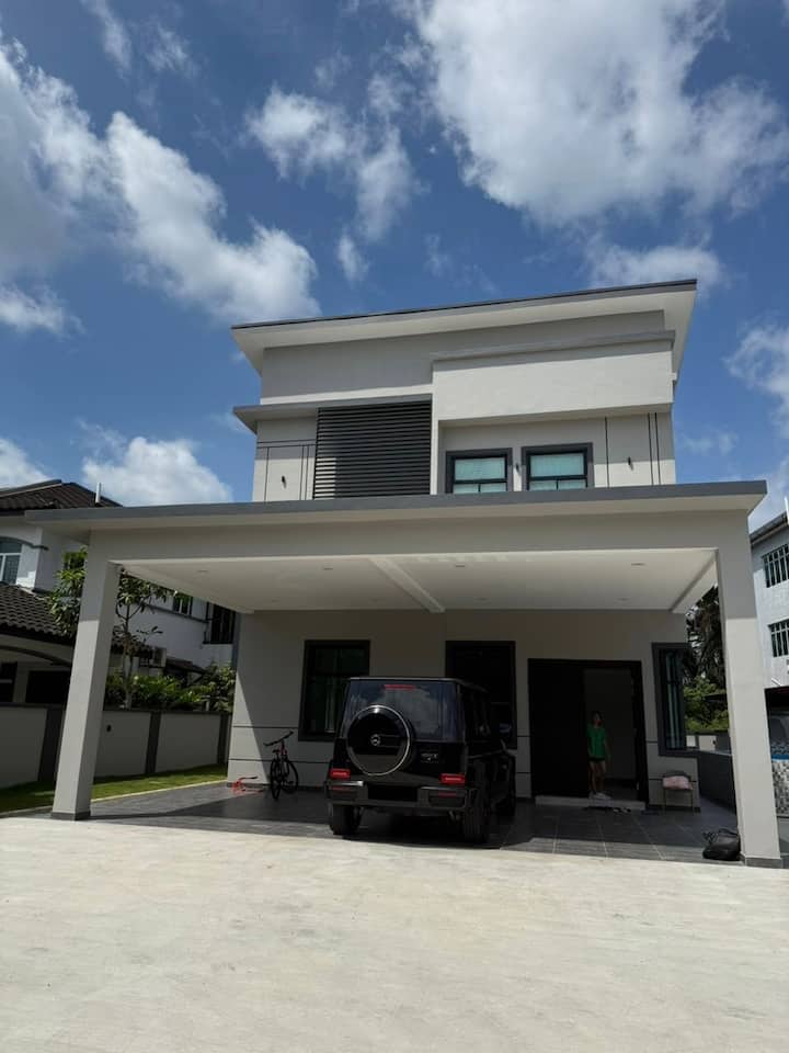Brand New Party Pool Villa Stays Up To 20 Pax - Batu Pahat