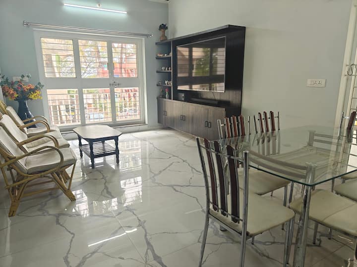 Elegant 2 Bhk Furnished Flat With All Amenities. - Belagavi