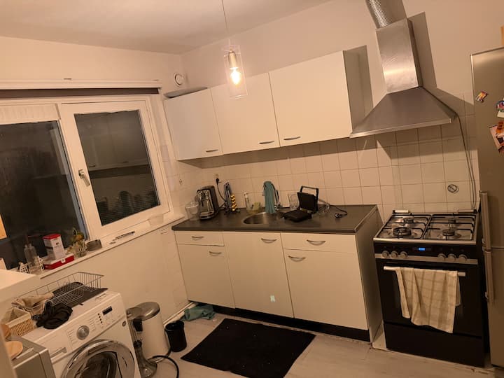 Leuk Appartement 2 Slaapkamers Woonkamer Slaapbank - Bussum