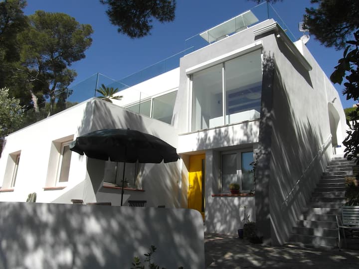 Dans Une Belle Villa Sur La Presqu'île De Cassis - Marseille