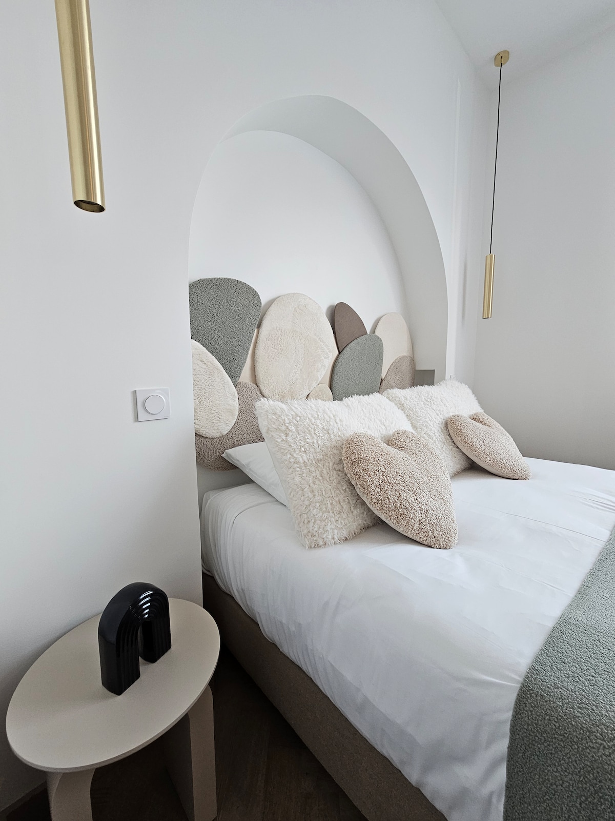 Romantic vertigo #Nüit#love#luxury - Apartments for Rent in Tours ...