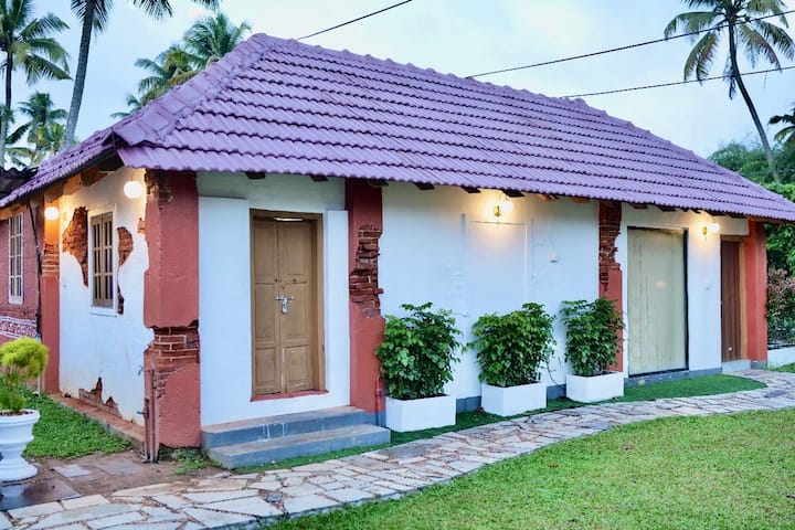 Kayaloram Retreat - Vaikom