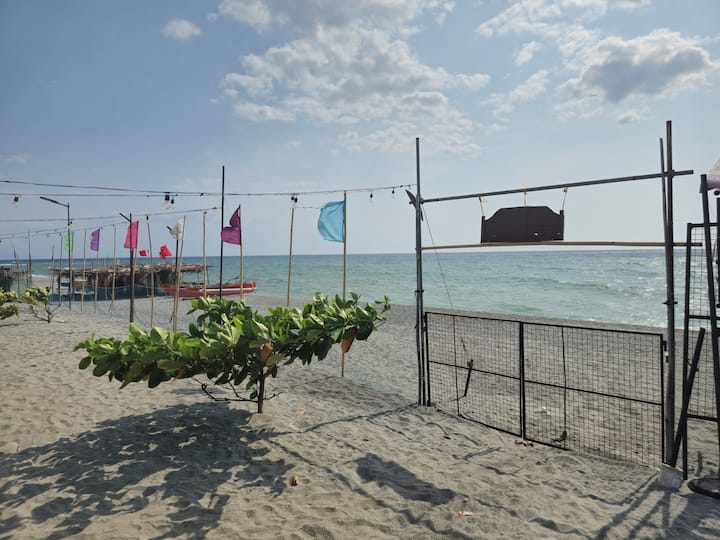 Relaxing Beachside Studio-room In Zambales - Cabangan
