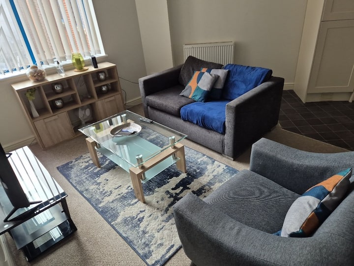 Perfect Work Stay L Swindon 1br | Parking & Wi-fi - Swindon