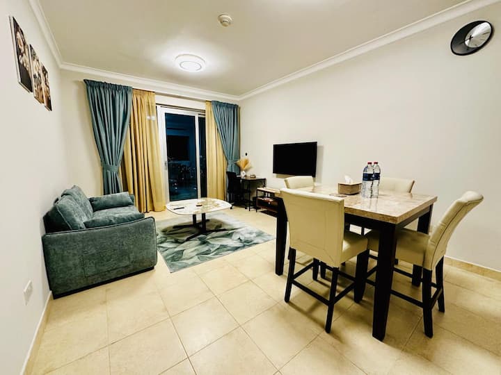Serene Stay| Golf View| Fairways, Greens & Views - Dubai