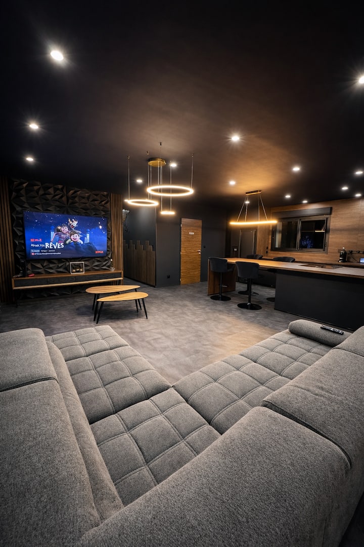 Villa Design, Piscine Chauffée Et Jacuzzi - Sedan