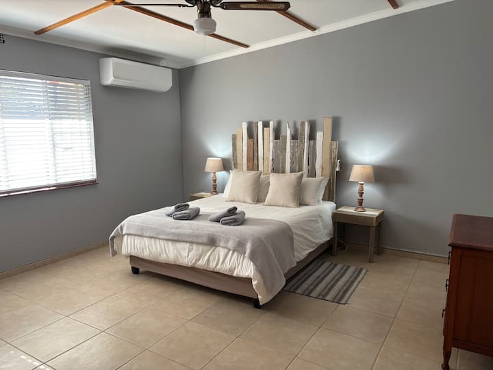 Accredo Self Catering Apartment - Calvinia