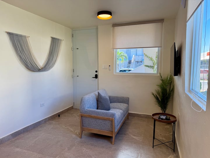 Picasso Escape — Mango Villas By Staypr - Levittown