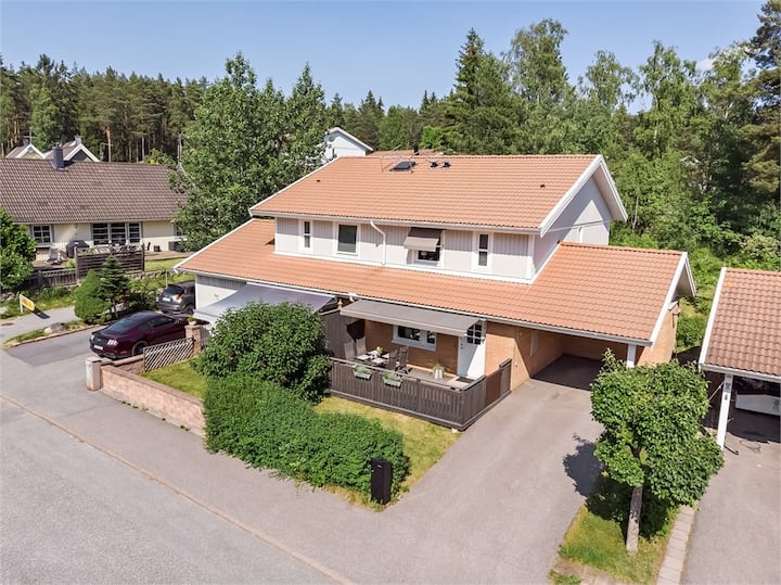 Mysigt Parhus Med Närhet Till Mälaren - Kungsängen