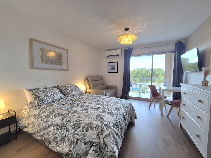 Studio Refait à Neuf Climatisé Avec Une Terrasse - Balaruc-les-Bains