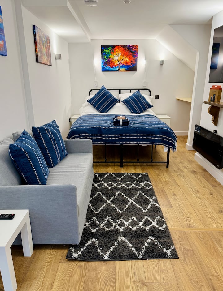 Modern 1-bedroom Self-contained En-suite Apartment - Newcastle upon Tyne