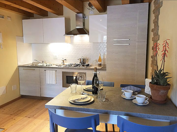 Delizioso Appartamento Al Porto - Torri del Benaco