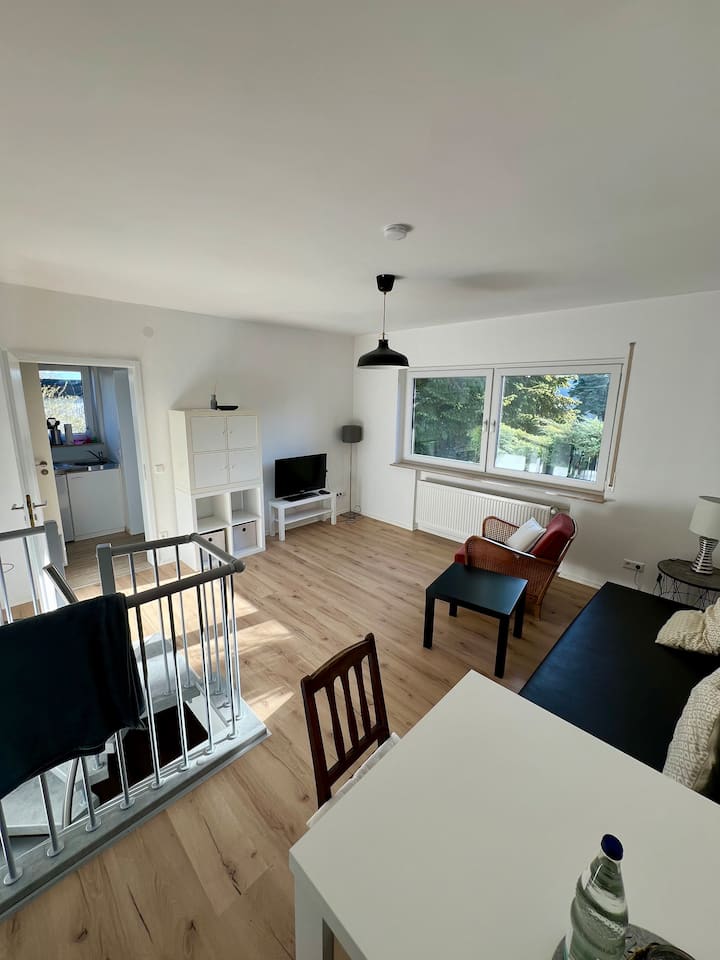 Zweistöckige Einliegerwohnung In Ruhiger Lage - Heilbronn