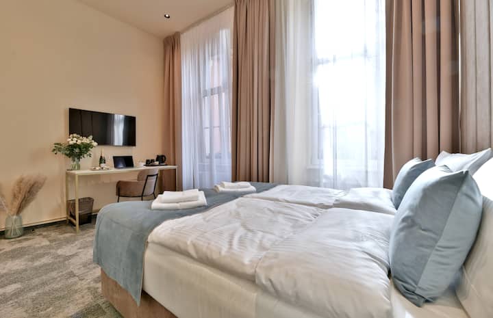 Oysters & Bubbles. Gastro Rooms - Poznań