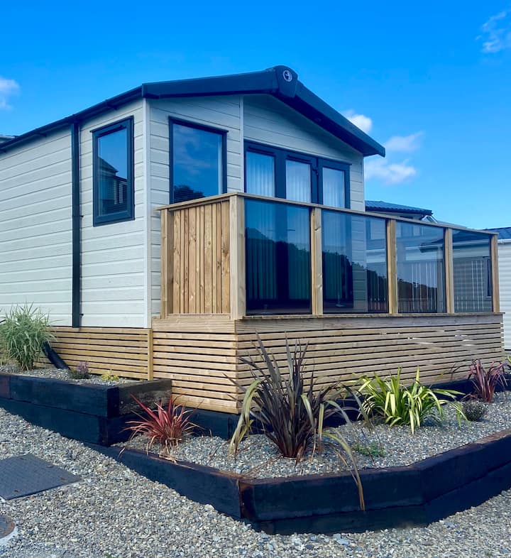 Beautiful Seaside Lodge - Peaceful And Comfortable - Aberporth