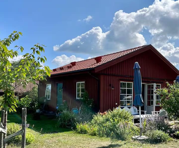 Idyllisk öLändsk Stuga – Nära Strand, Natur & Stad - Borgholm